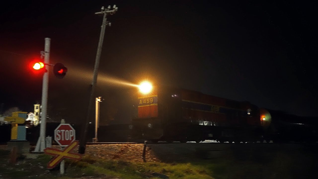 NIGHT Trains in Greece – Passenger and Freight | 4K - YouTube