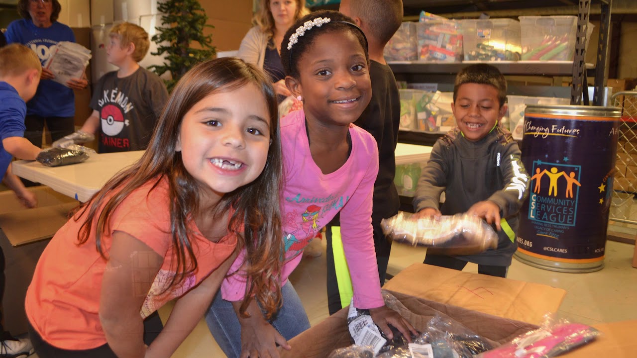 Luff Elementary Students Volunteer at Community Services League - YouTube