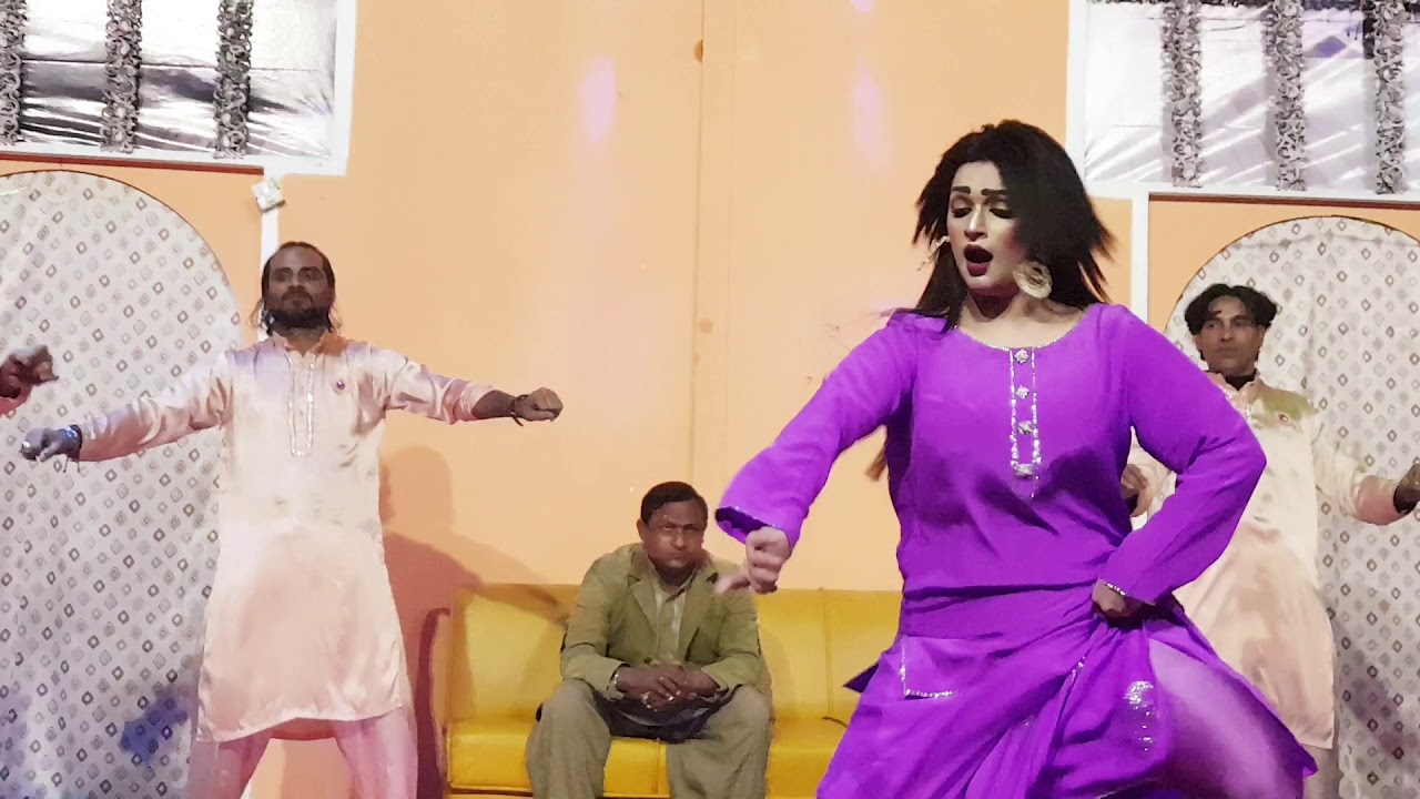 Mehak noor new performance Marian theatre - YouTube