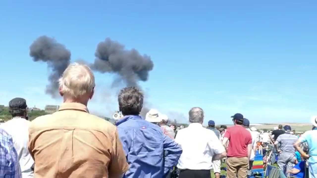 Shoreham Airshow Hawker Hunter Crash - YouTube