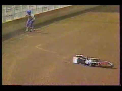 Springfield Dirt Track Crash - YouTube