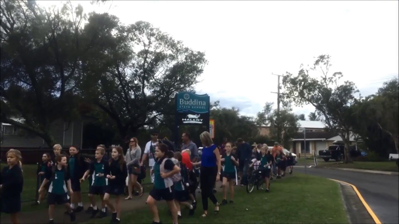 Walk Safely to School Day 2018 | Buddina State School - YouTube