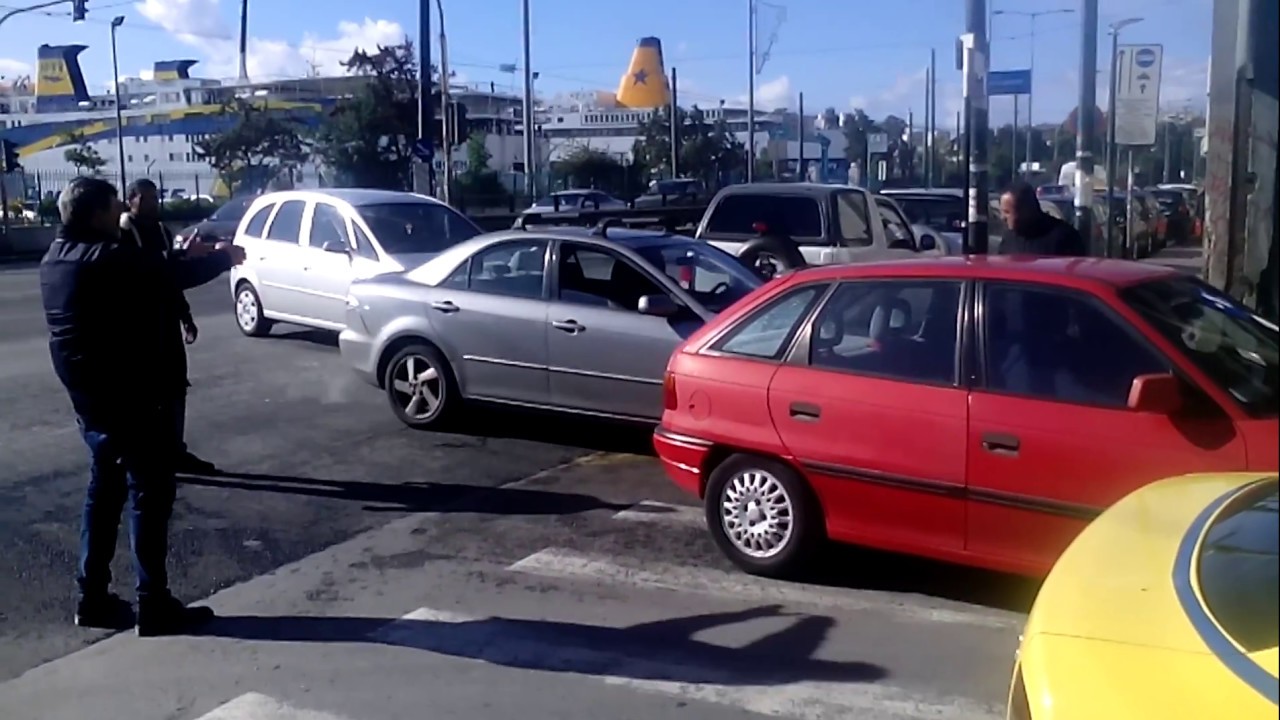 ΜΕ ΣΠΑΣΜΕΝΑ ΝΕΥΡΑ ΟΙ ΟΔΗΓΟΙ ΣΤΟΝ ΠΕΙΡΑΙΑ ΑΙΤΩΛΙΚΟΥ & ΑΚΤΗ ΚΟΝΔΥΛΗ 28 ...