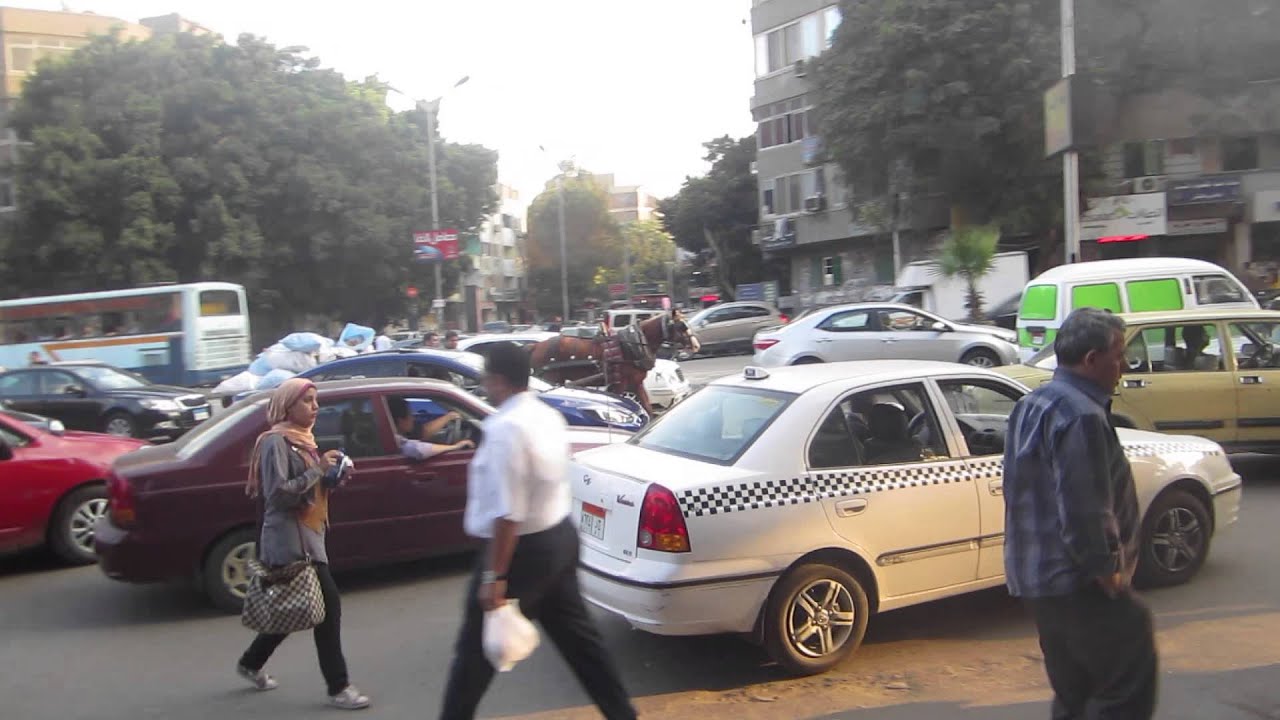 HOW to cross the Street, Cairo, Egypt (Not for the faint of heart! ) :P ...
