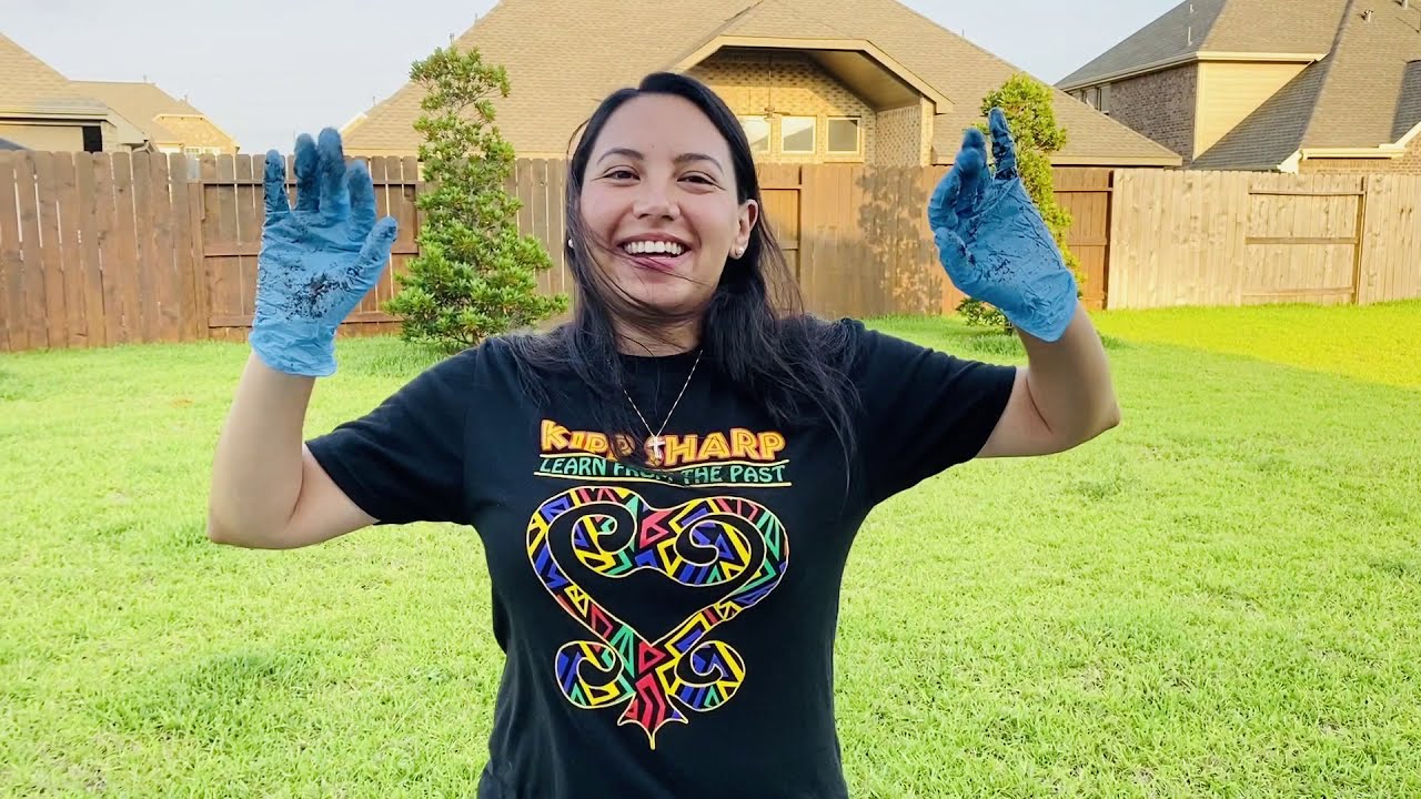 Mud pie with Mrs Ramos - YouTube