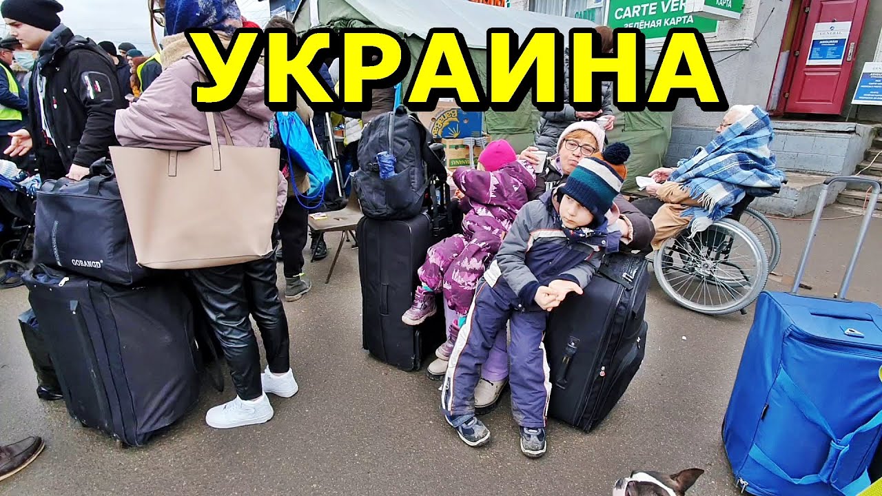 ЖЕНЩИНЫ и ДЕТИ убегающие от пуль и взрывов/WOMEN and CHILDREN running ...