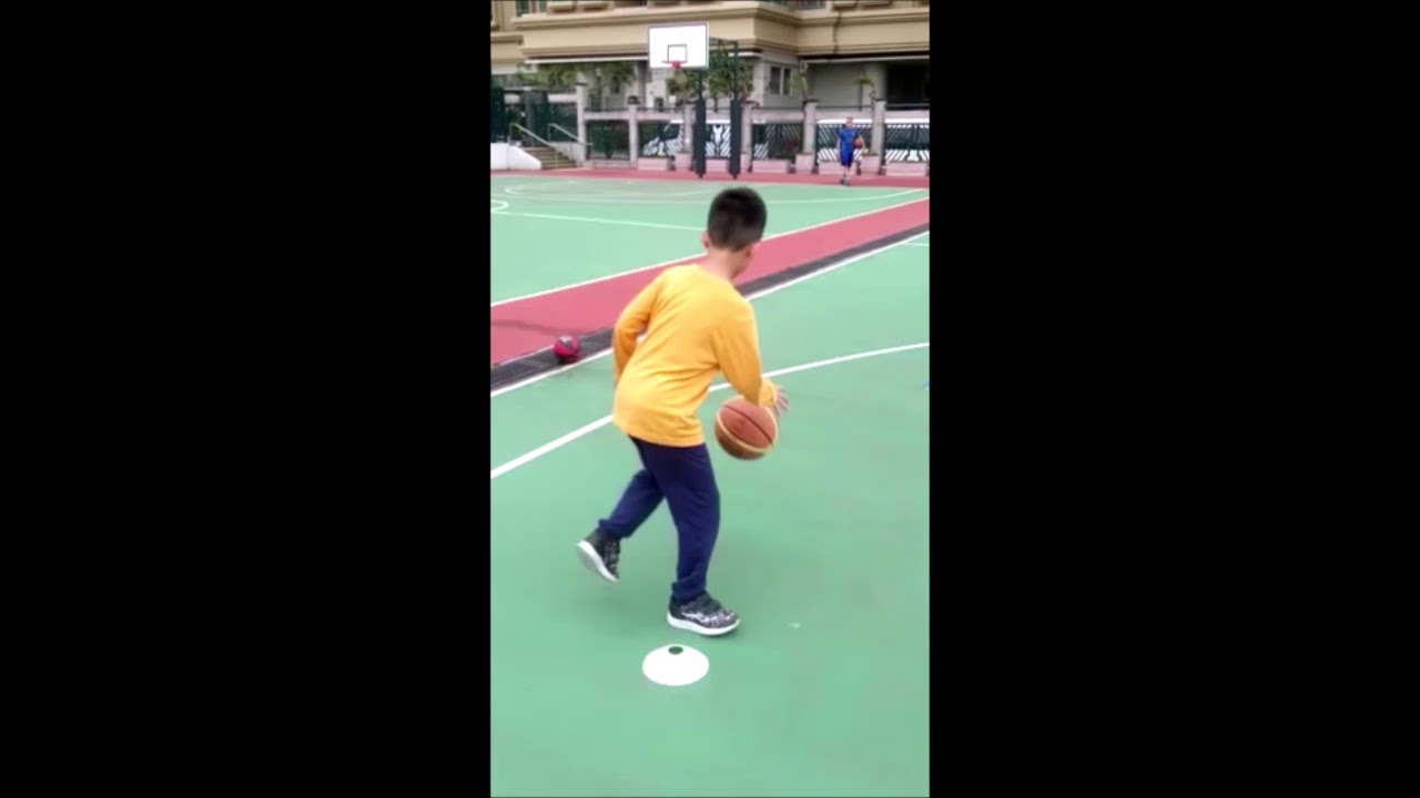 Basketball- Spin move by a beginner - YouTube