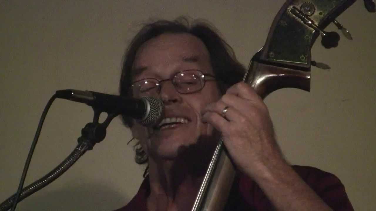 Ian Beddows "Titties and Beer" - YouTube