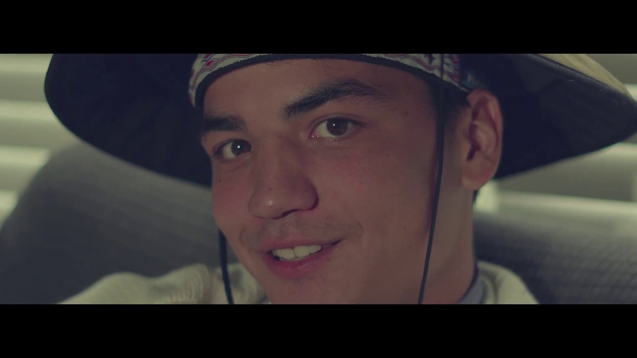 Hippi Kimi- Intro (Offical Music Video) - YouTube