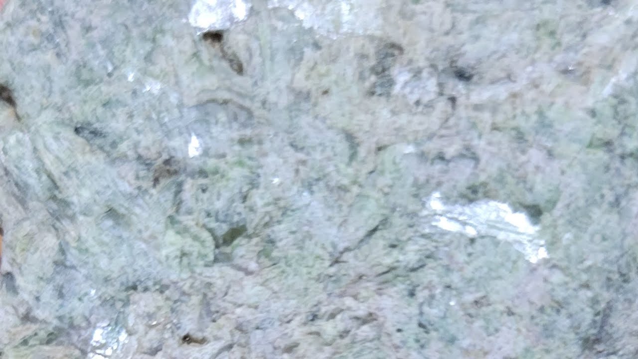Nr .77 Rough diamond.Painite ? - YouTube