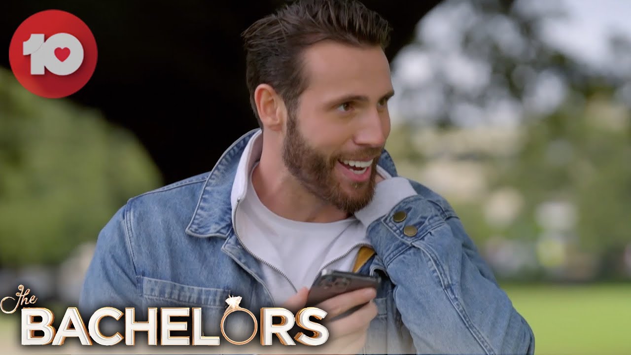 Jed Gives Felix A Rose! | The Bachelor Australia - YouTube