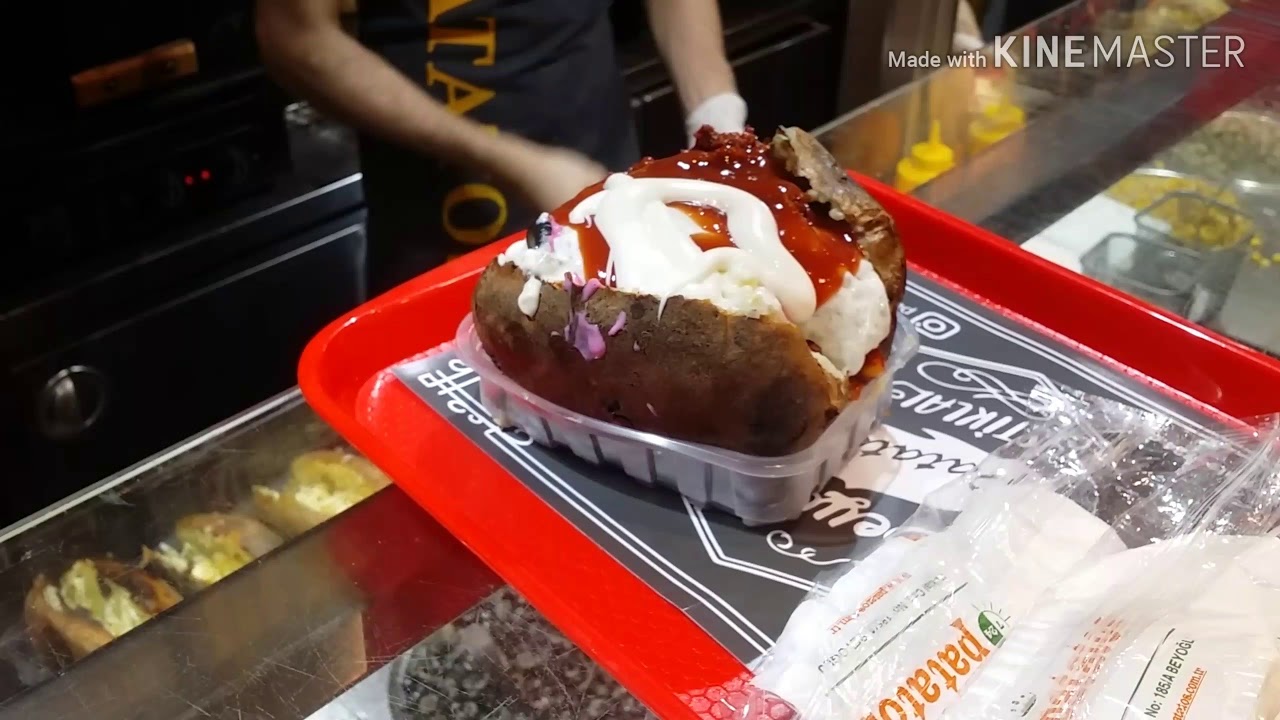 Istanbul Safe 2020//kumpir Baked Patato is prepared Istanbul Turkey ...