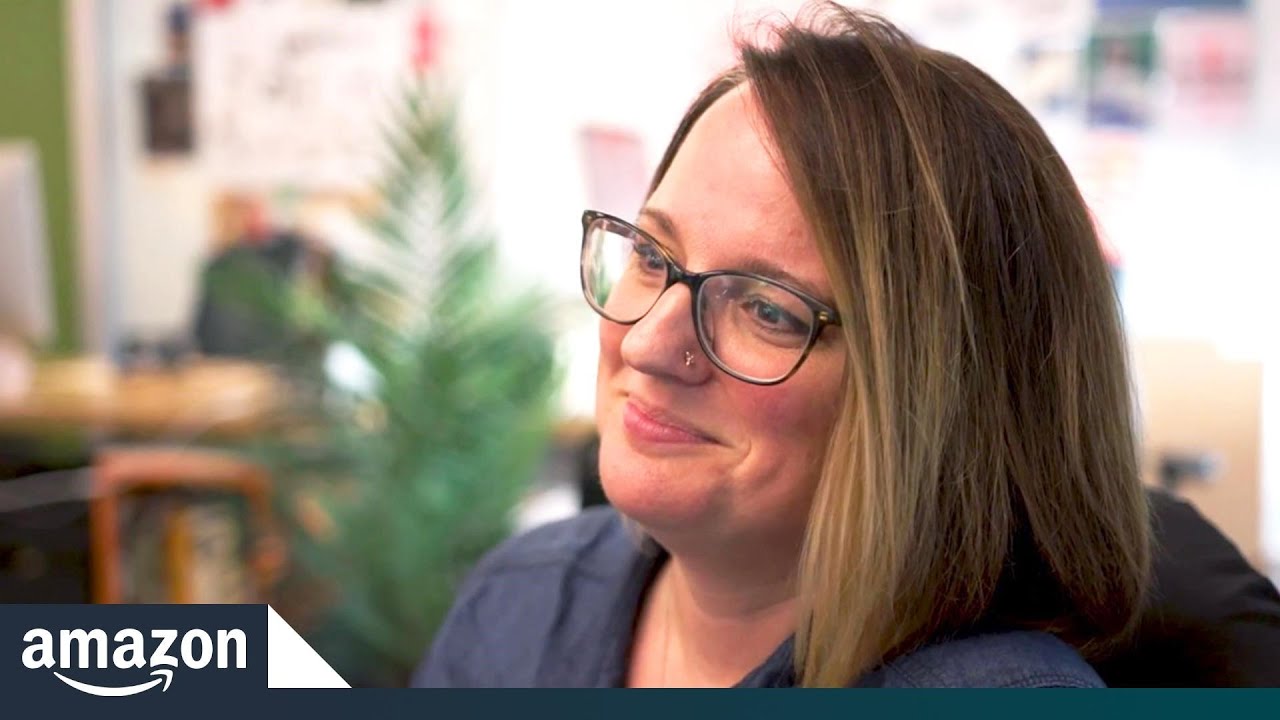 Interpreter Talks About How to Assist Deaf Employees | Amazon News ...