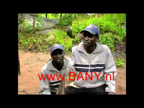 Thomas Makore and his sculpture at Tengenenge Zimbabwe.mpg - YouTube