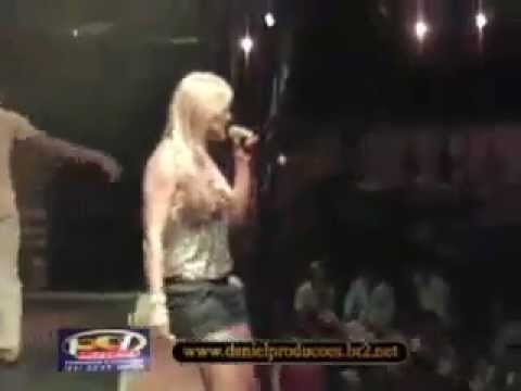 Mirella canta Vida Vazia, quando integrava a Desejo de Menina