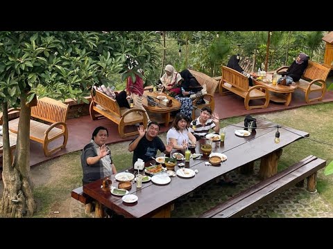 RESTORAN LERENG ASRI TRAWAS BERADA DI LEMBAH CURAM NAMUN ASYIK - YouTube