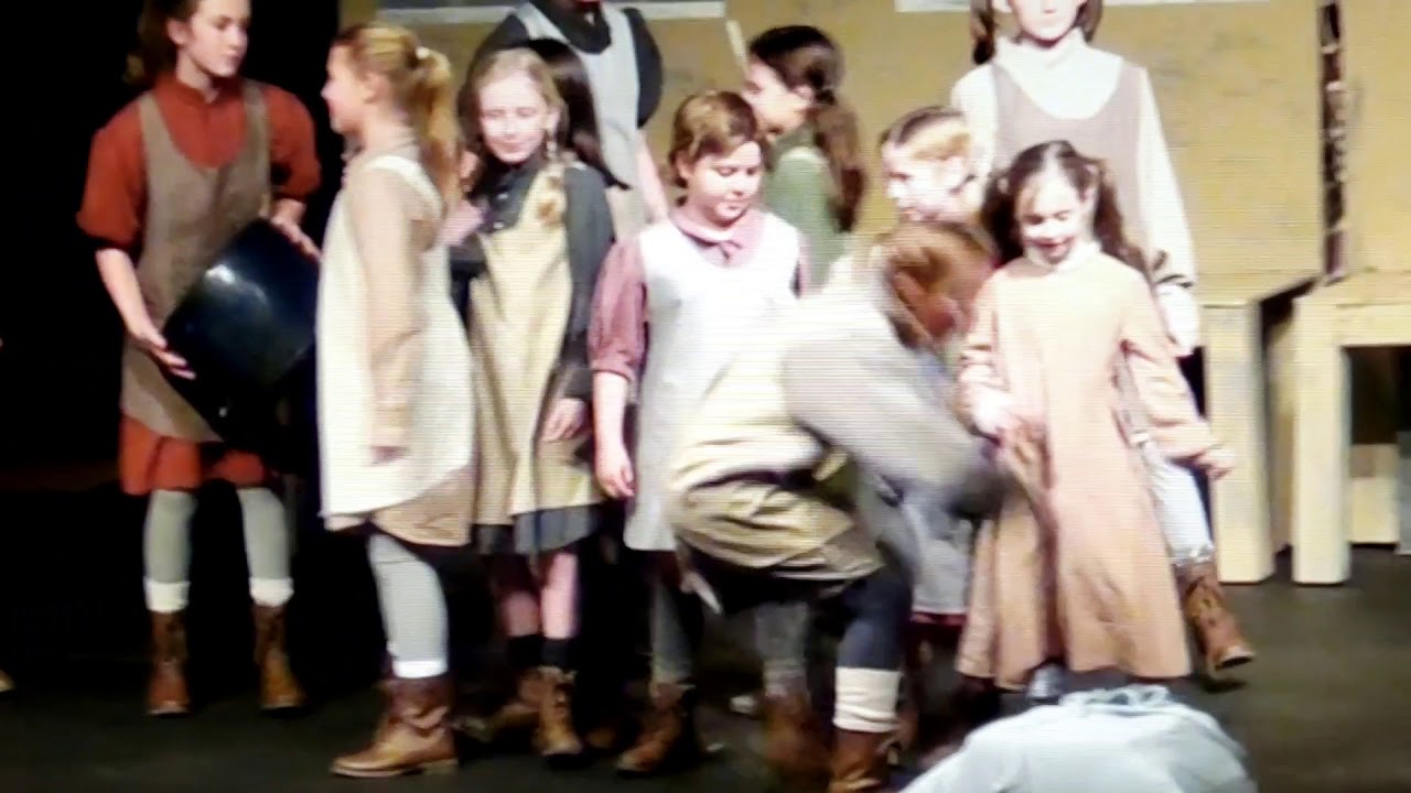 Molley Duffy Annie 1 - YouTube