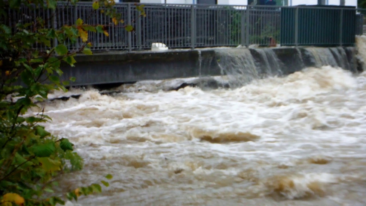 Flood at Llandysul Bridge 2 - YouTube