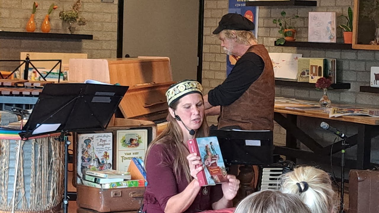 Maanlicht Express 09Wendy Lina&Fried MandersⒸRoel van Duin L.O.B.Studio ...