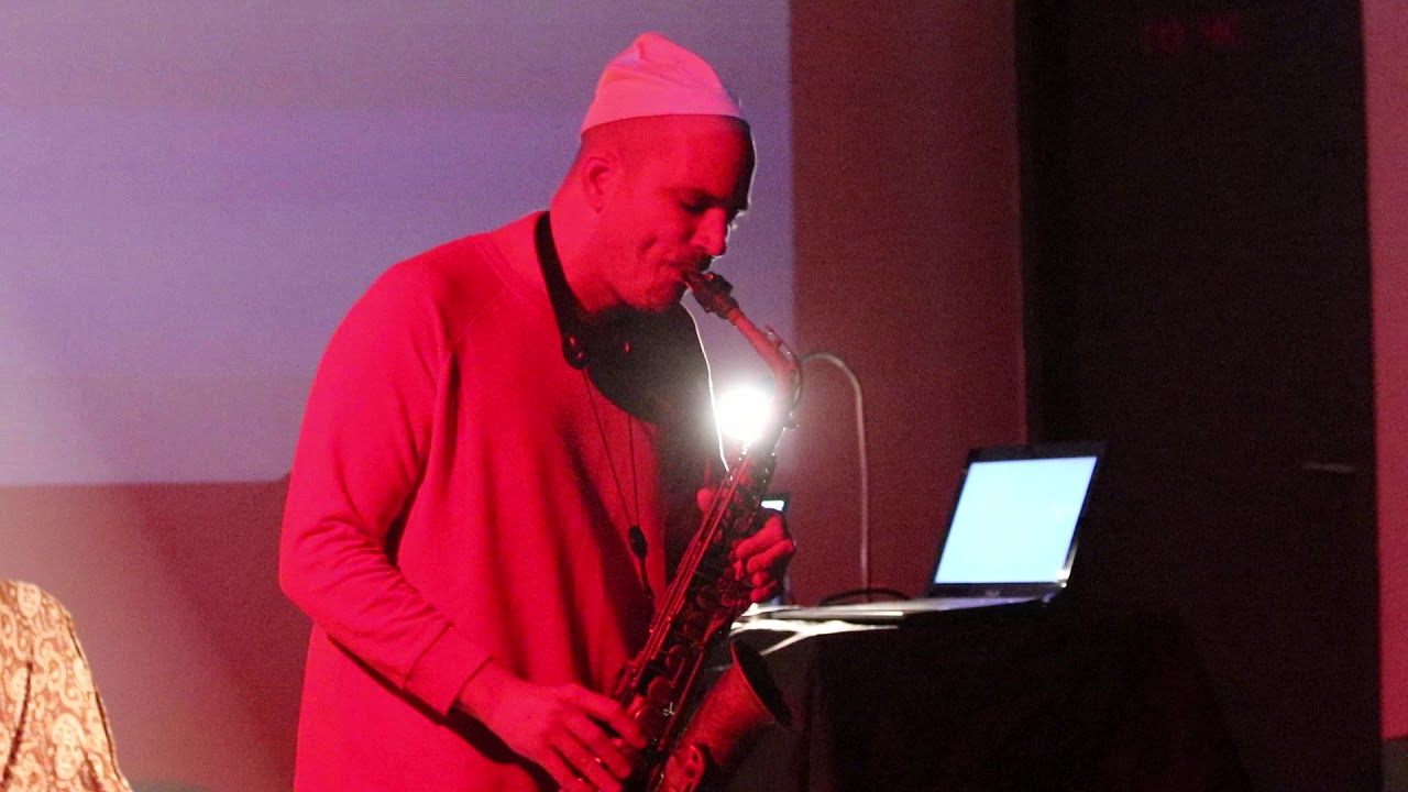 Viktor Tóth - свинг - YouTube