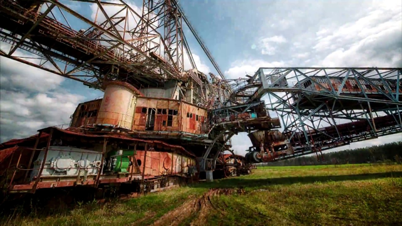 Abandoned Digging Machine. - YouTube