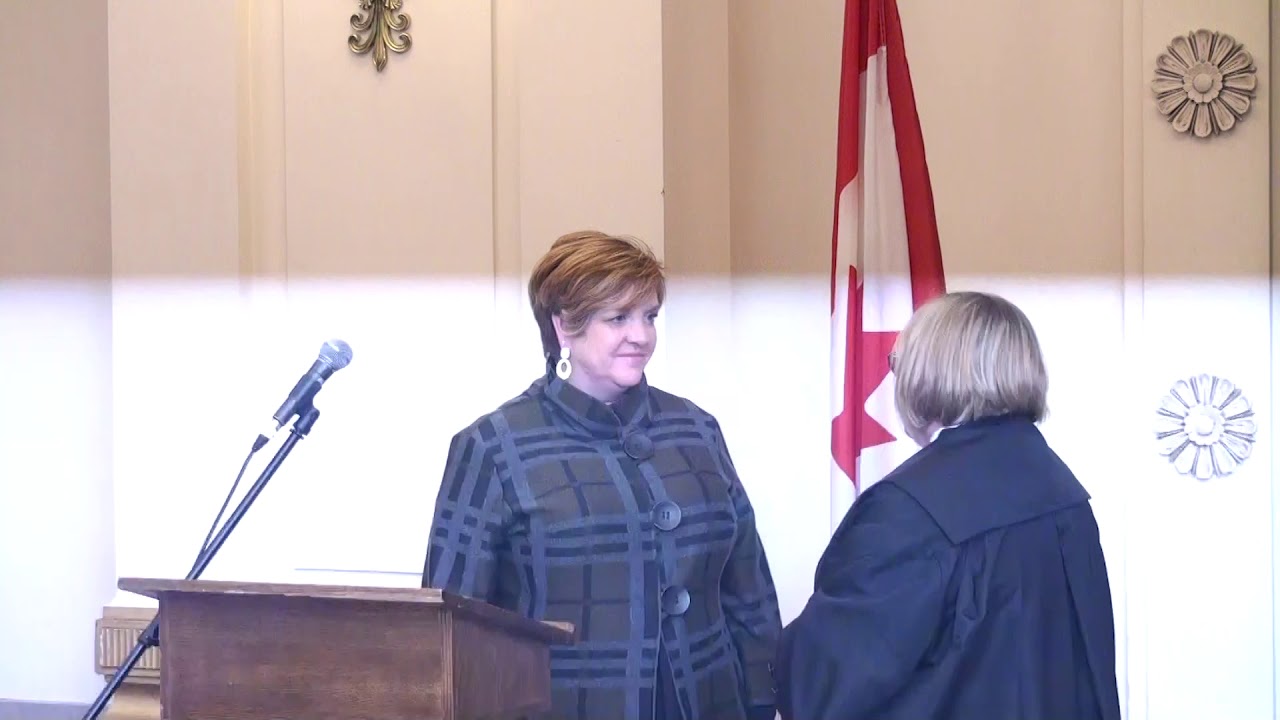 Lisa Naylor Takes the Oath of Office - YouTube
