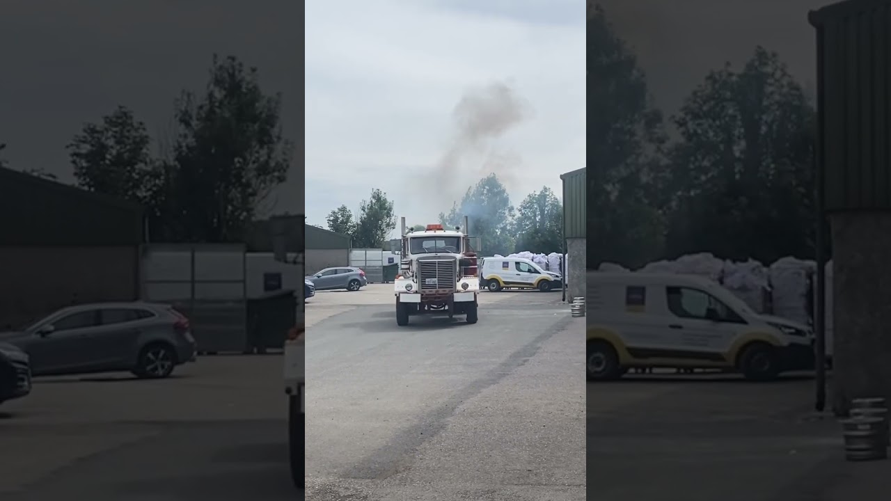 My 78 Autocar - Screaming 8V92 Detroit Diesel Jimmy - YouTube