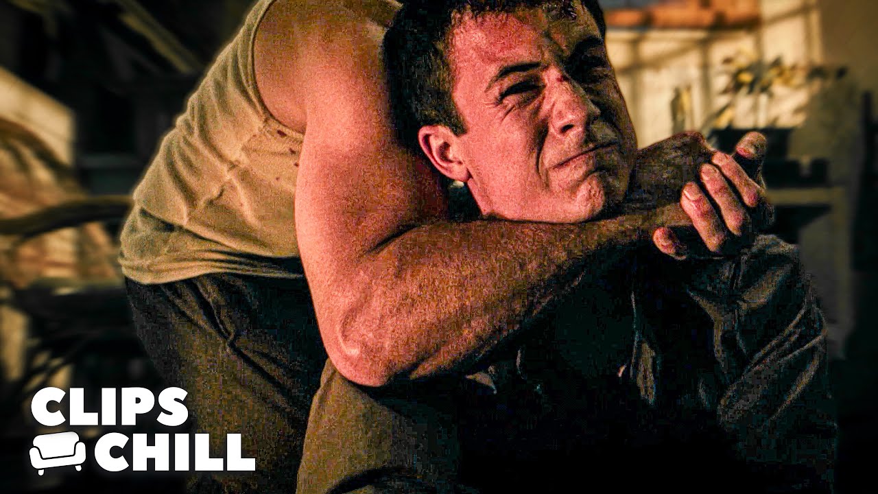 Alex is Hunted by The Blind Man | Don't Breathe - YouTube