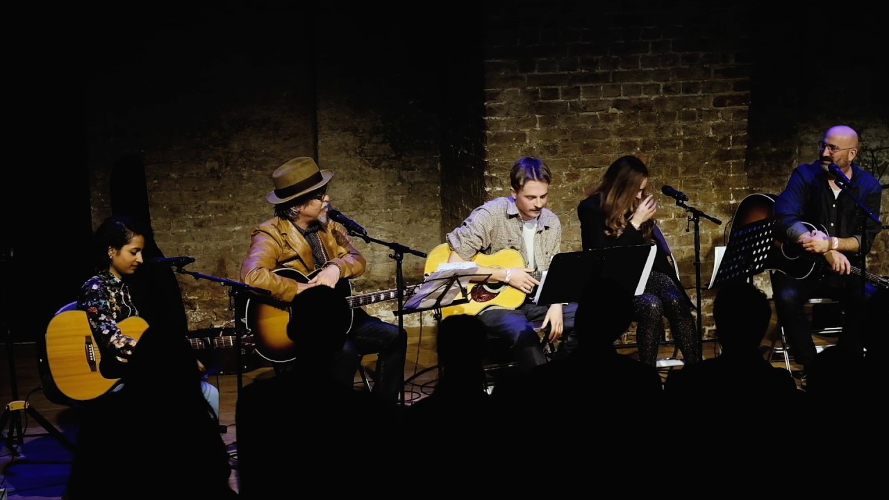 Jeff Trott - The Roundhouse Songwriters Circle - YouTube