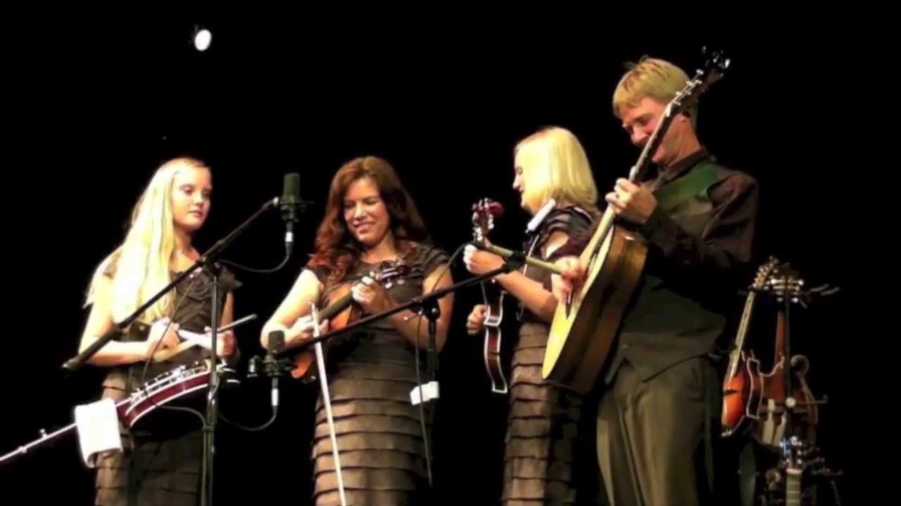 Alaska String Band - Mele Kalikimaka - YouTube