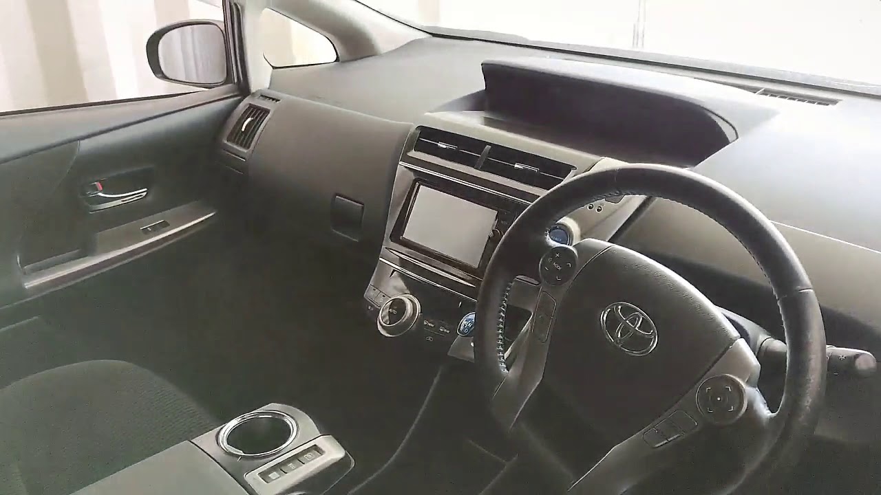 Toyota Prius 41 S touring - Facelift - YouTube