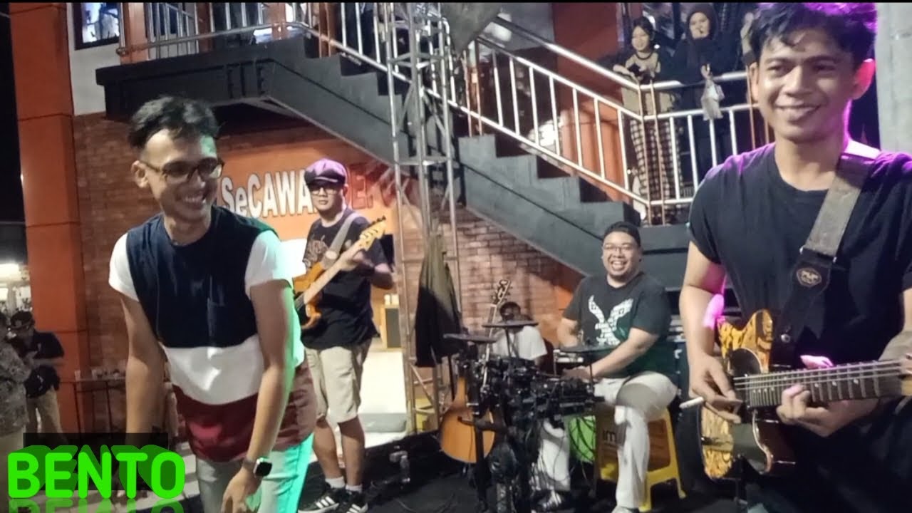 BENTO - Iwan Fals | MRD Live at Taman Secawan Depok - YouTube