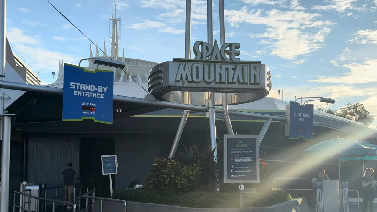 4K | Inside Space Mountain queue line #spacemountain - YouTube