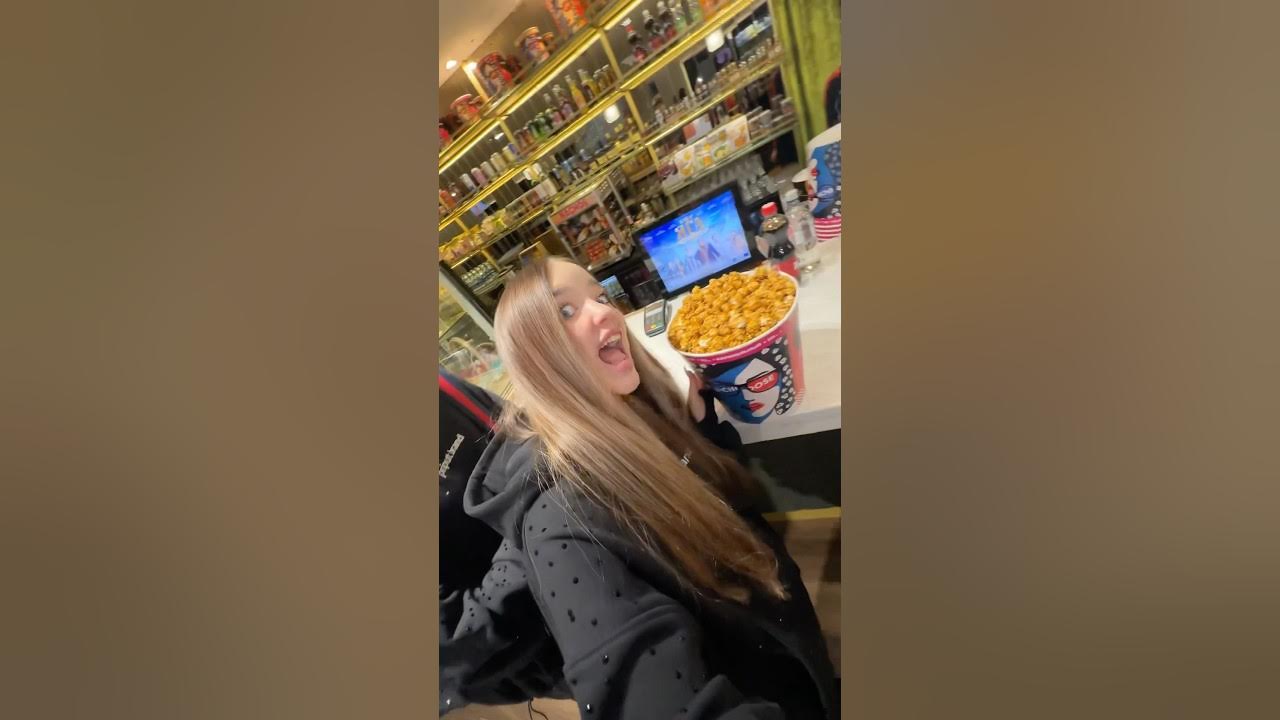 КВИНКА СЪЕЛА САМЫЙ ОГРОМНЫЙ ПОПКОРН😱(Смотри до конца😂)#роблокс #игры # ...
