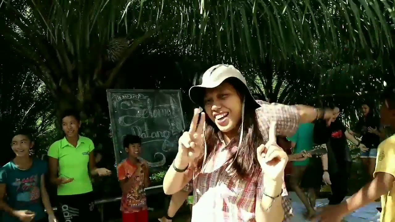 Bakti Sosial Mahasiswa IMKA-Pijar Tahun 2018 - YouTube
