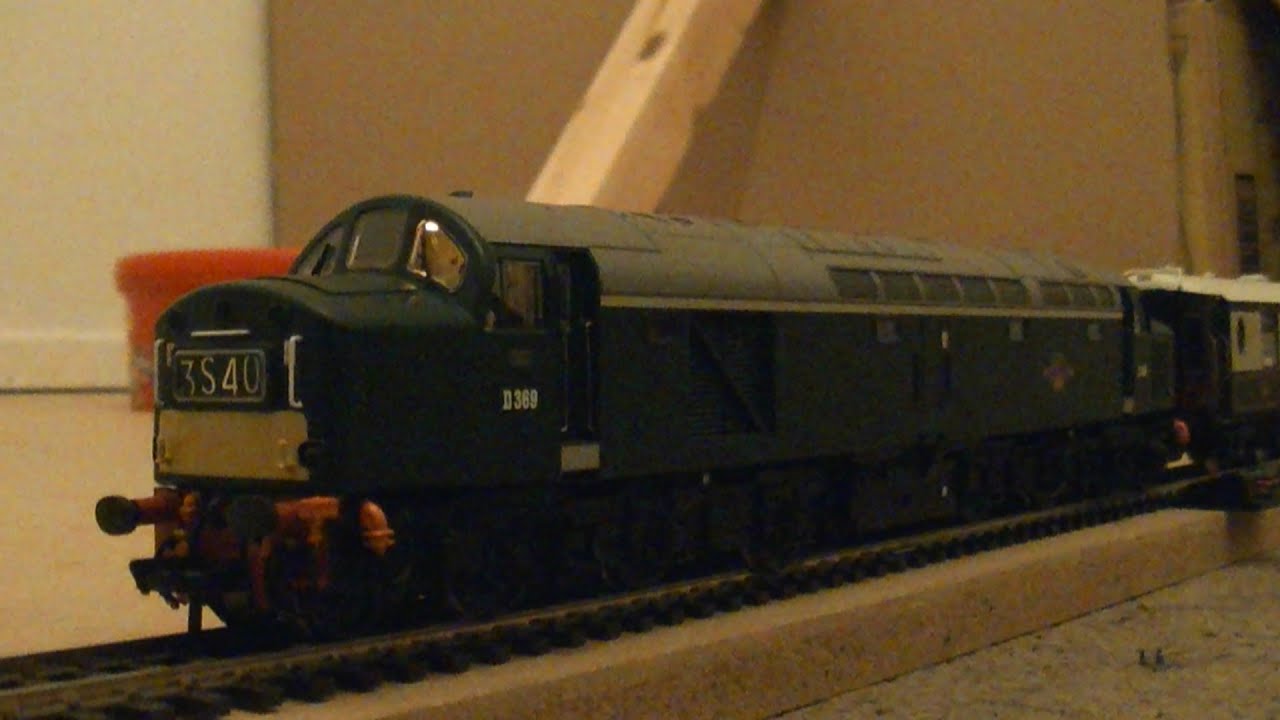 Bachmann 32-481 | Class 40 Diesel Locomotive | D369 | BR Green | OO ...