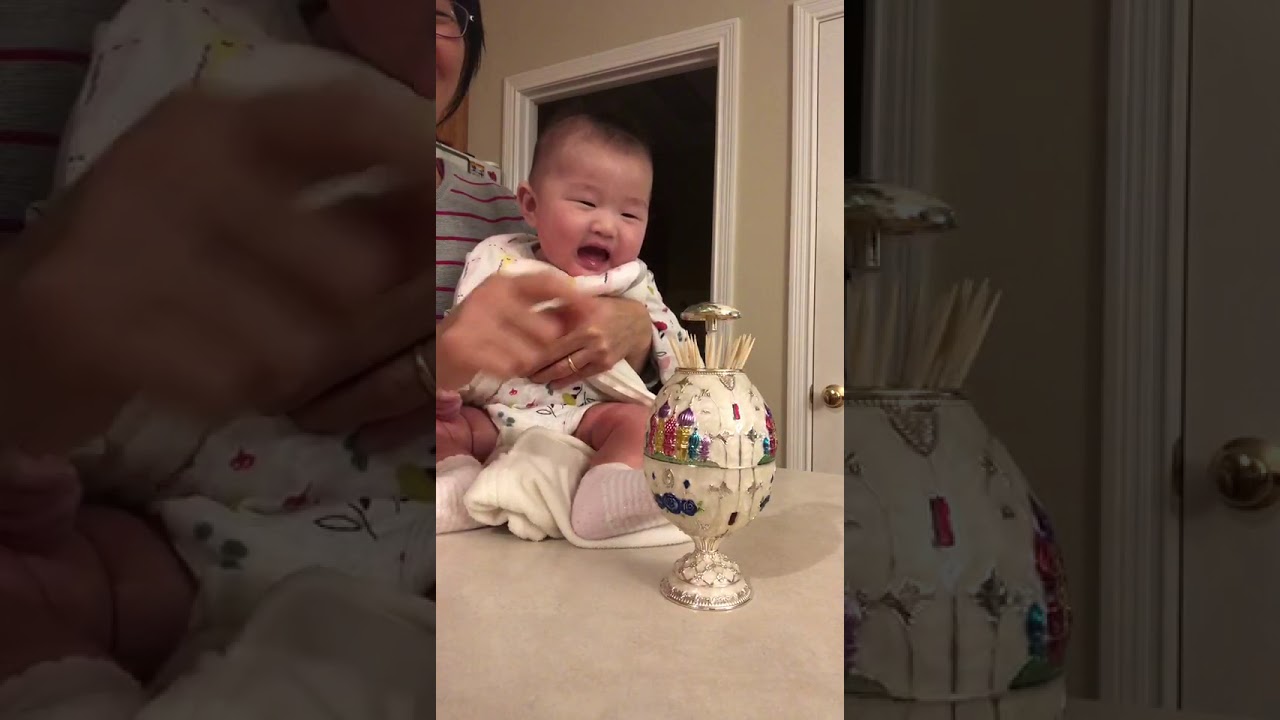 Happy Baby Can't Stop Laughing - YouTube
