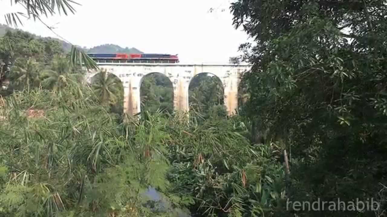 Kereta Api Railway : Babaranjang (Coal Train) at Garuntang Bridge - YouTube