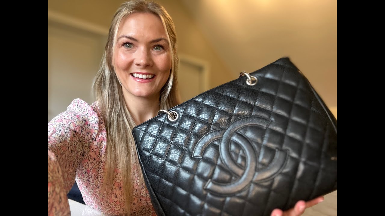 CHANEL GST REVIEW // GRAND SHOPPING TOTE // WEAR&TEAR // WHAT FITS ...