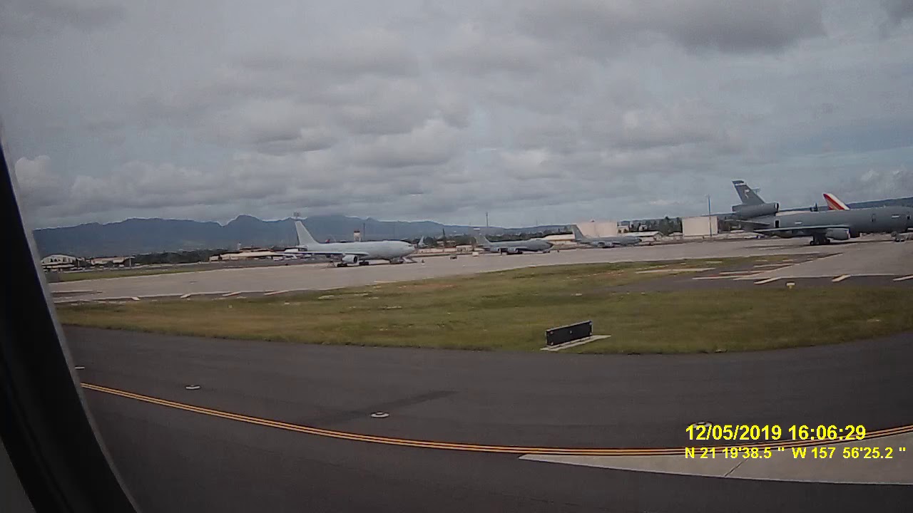 Taxiing for Take-off in Hawaii - YouTube
