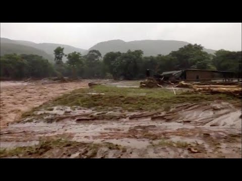 Rampaging cyclone Idai kills 89 people in eastern Zimbabwe