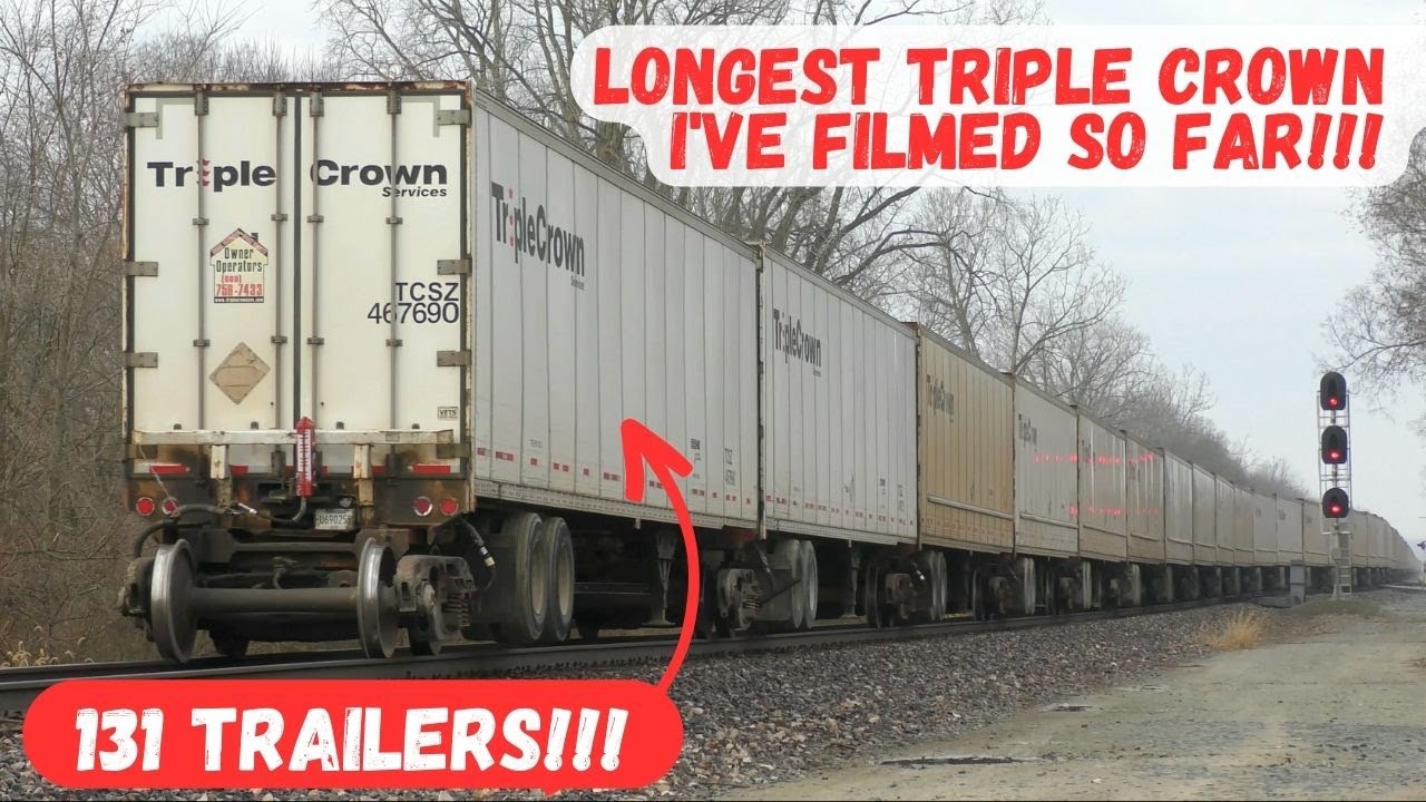 The longest Triple Crown Roadrailers train I've filmed so far stops for ...