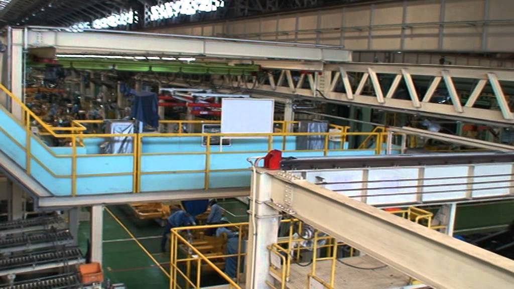 Akashi Caterpillar Japon - YouTube