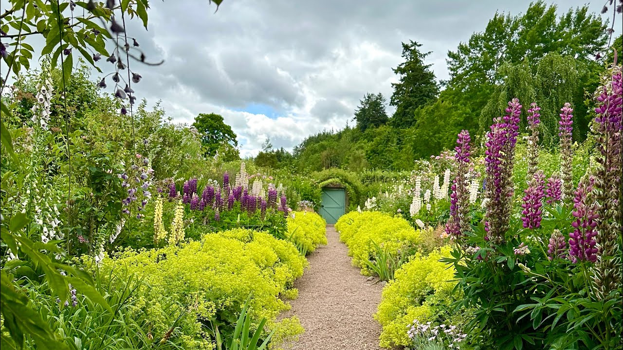 Carolside Garden in Earlston, Scotland - YouTube