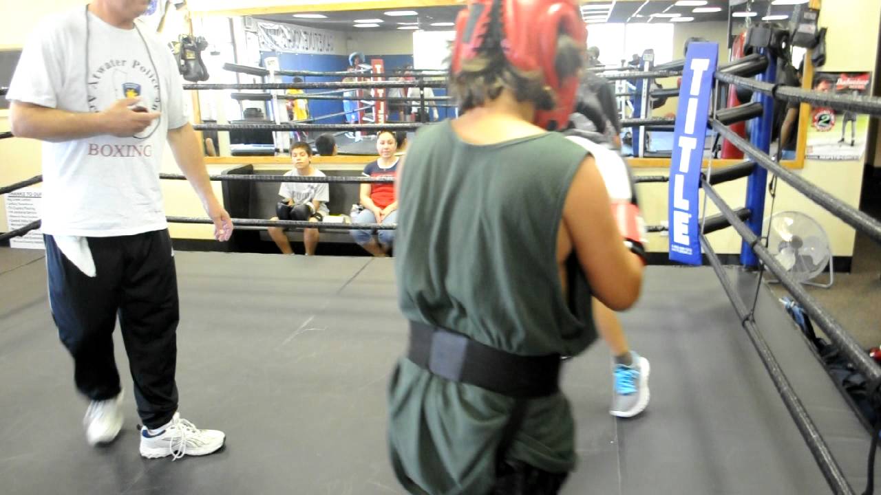 Castle Boxing Club Match # 004 - YouTube