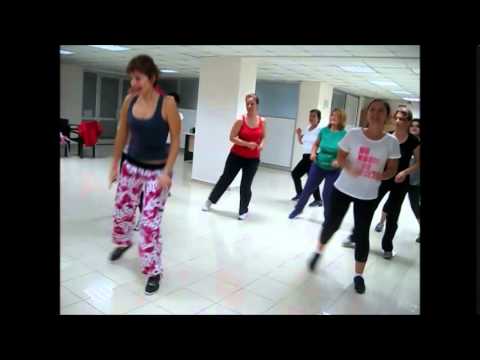 Zumba Warm Up, Shakira- La La La