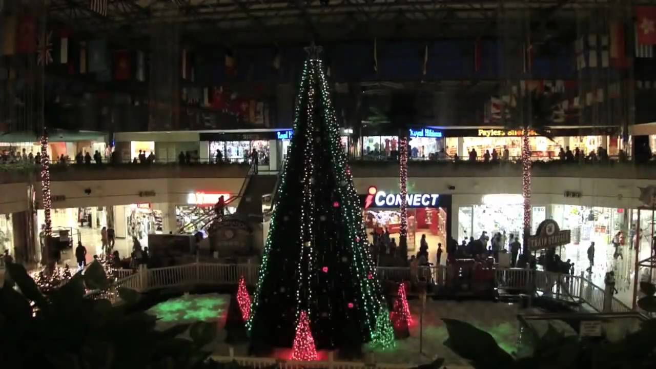 HOLIDAY LIGHTS AND SNOW SHOW at Micronesia Mall in Guam - YouTube