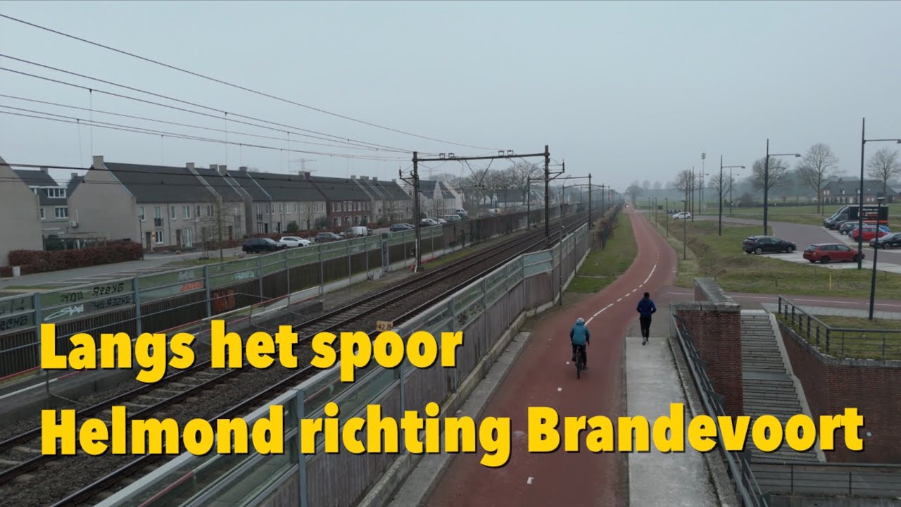 Fietsen langs het spoor Helmond richting Brandevoort op zoek naar een ...
