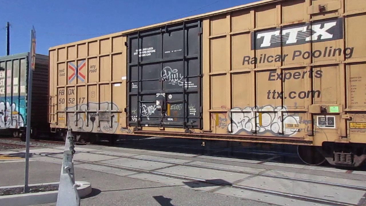 Union Pacific train Oxnard 6/14/17 - YouTube