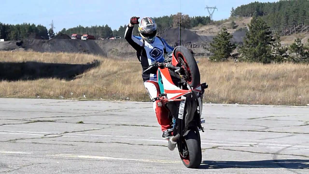 stunt Honda F4i Stefan Stefanov - YouTube